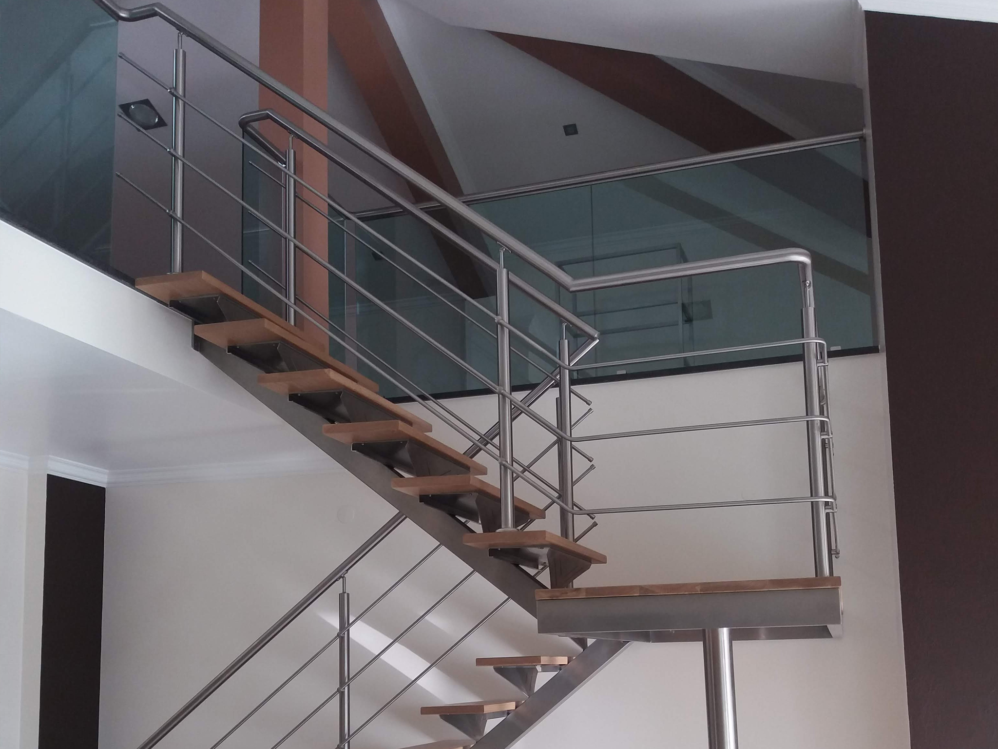 Escadas > Coluna central | INOX by C&X